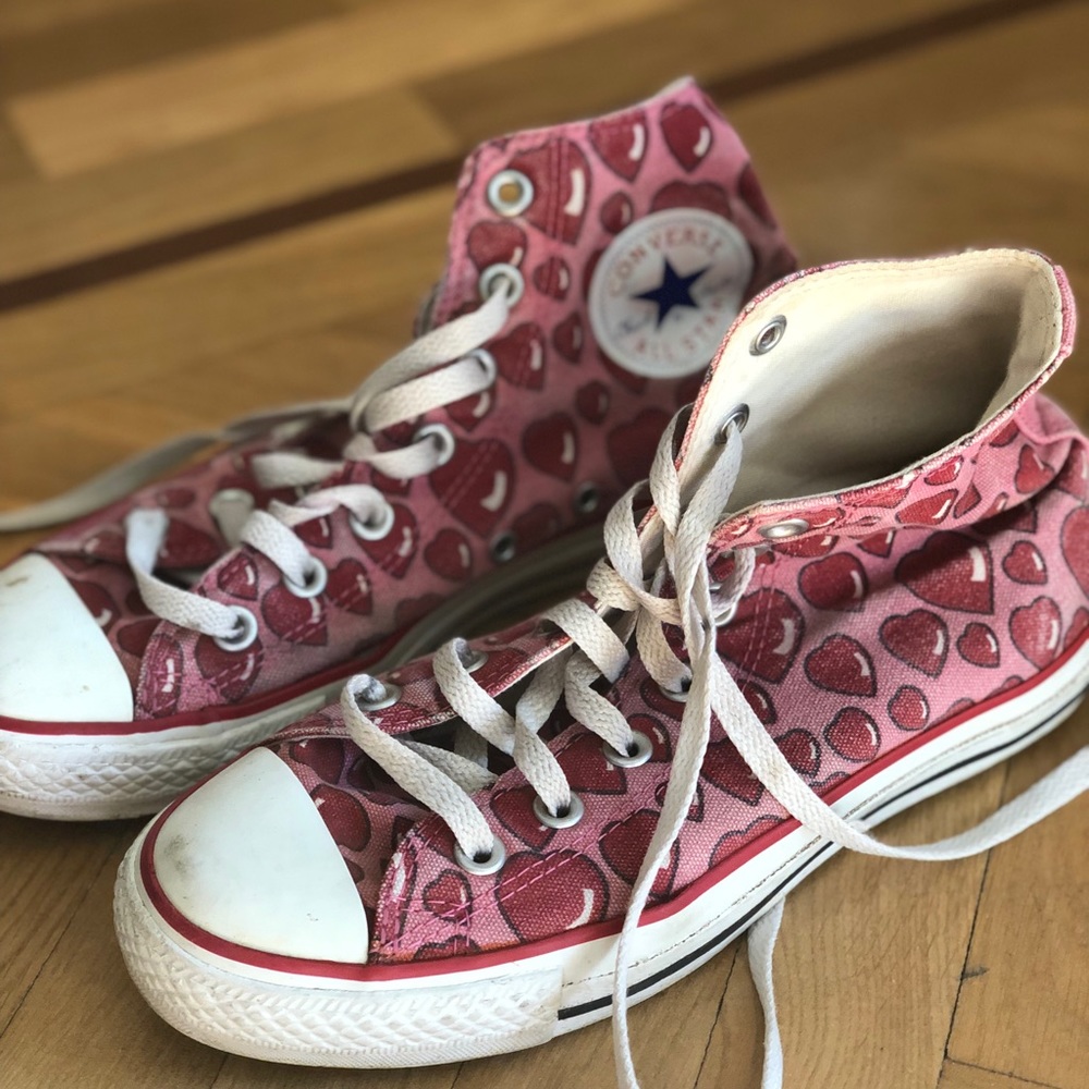 Converse All Star With Red Hearts Design - Gem